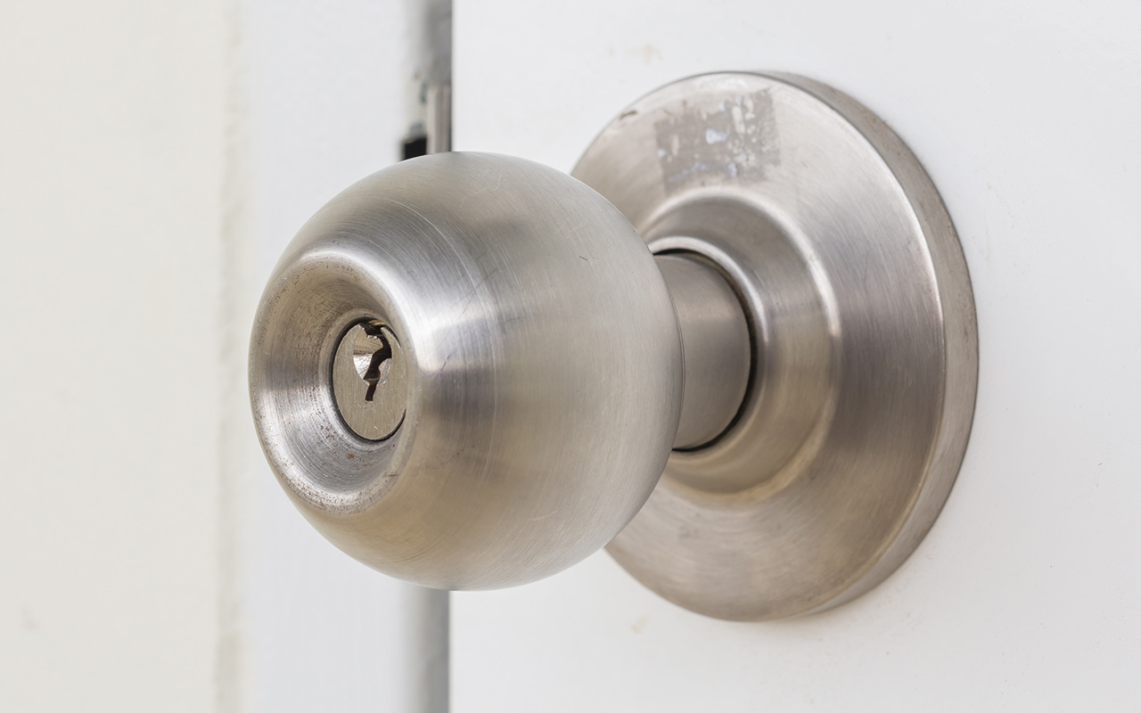 How to Choose the Perfect Hardware for Your Doors - Smith & DeShields